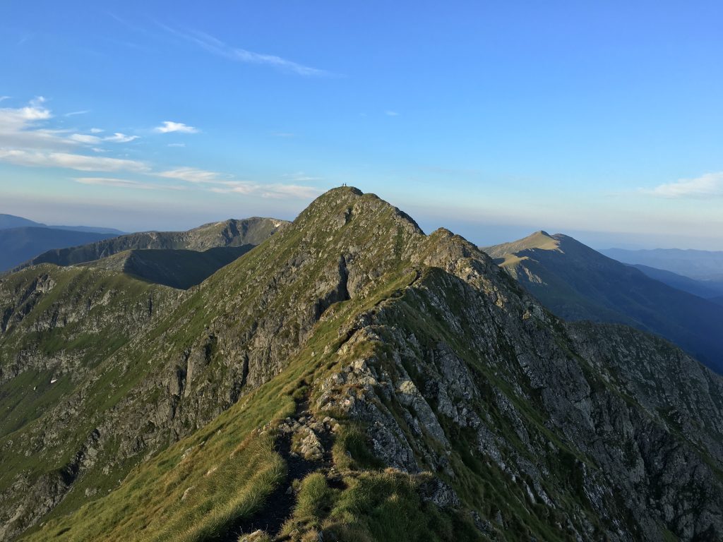 Pe custuri de Fagaras intre Sambata si Negoiu - Explore&GIS
