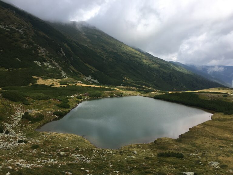 10 lacuri glaciare din Romania - Explore&GIS