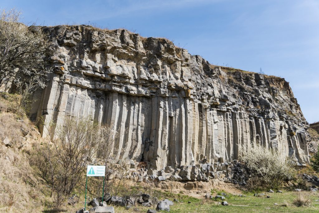 Comuna Racos - Coloanele de Bazalt, Lacul de Smarald, Vulcanul Stins ...